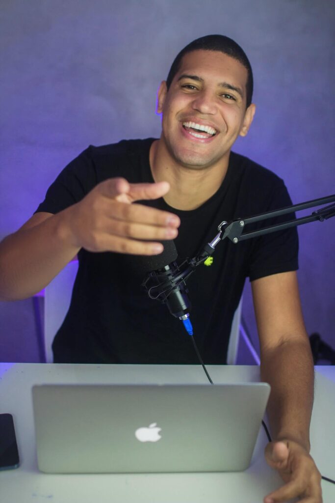 What Do Reporters Look At?